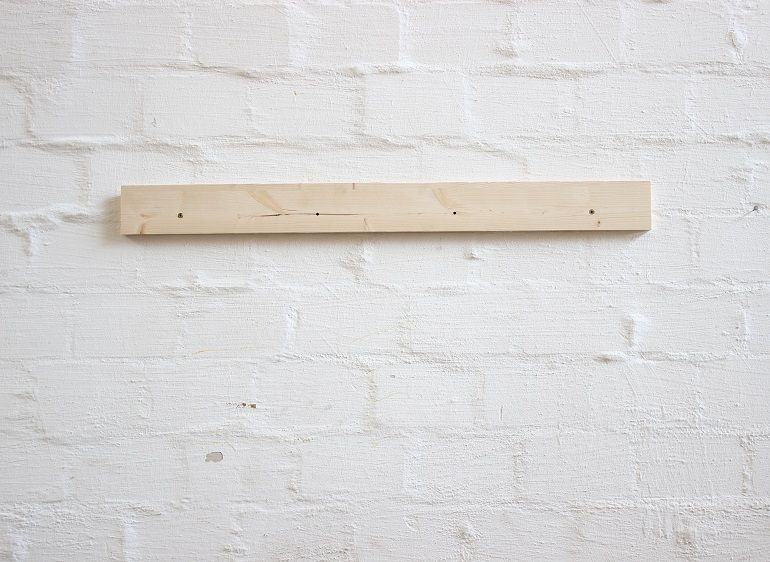 Einfach Holzkisten an der Wand befestigen | Erklärung